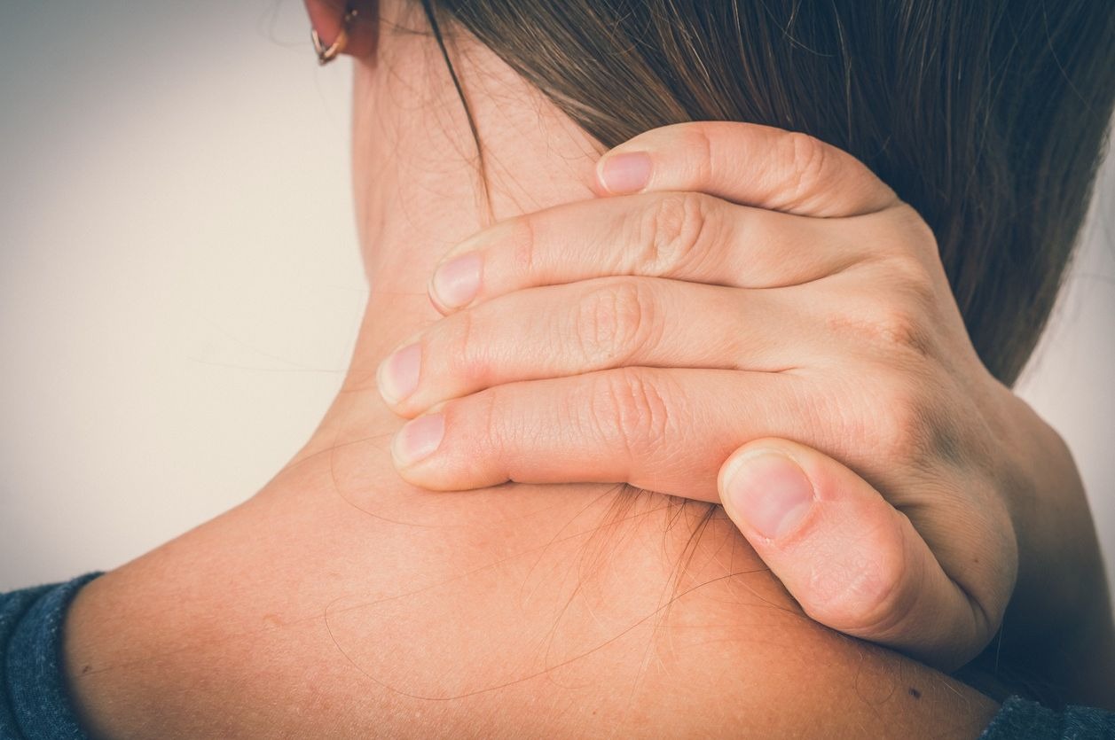 Stress et douleur cervicale : comment relâcher sa nuque